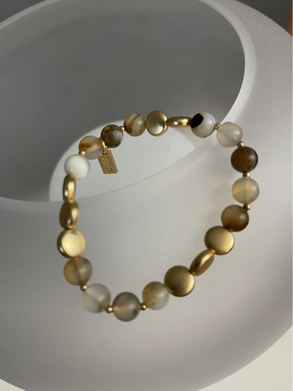 Náramek Dublon béžový se zlatem